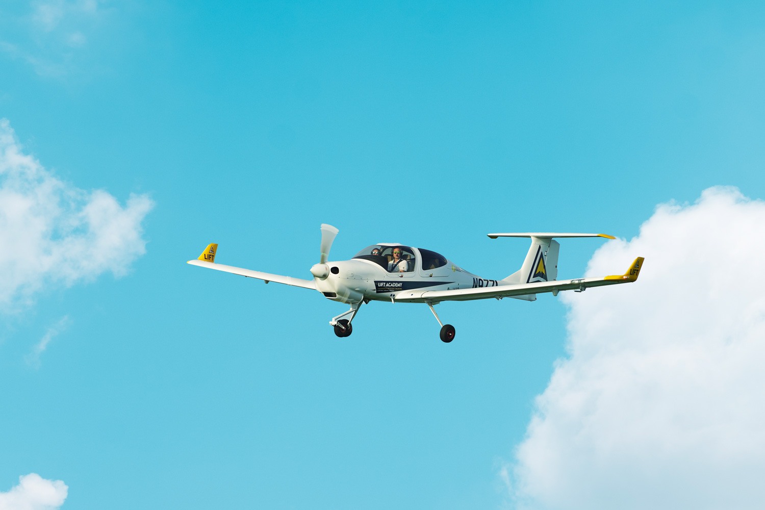 Schedule Your Discovery Flight | LIFT Academy